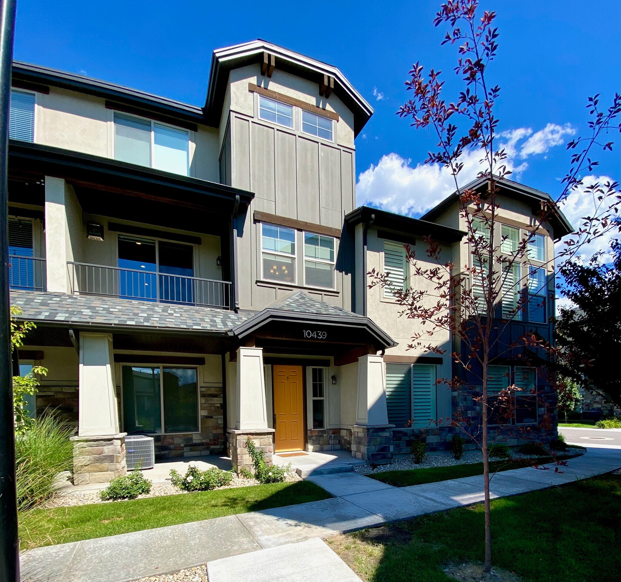 10439 S Beetdigger Blvd, Sandy, UT 84070 - Townhome Rentals in Sandy UT ...