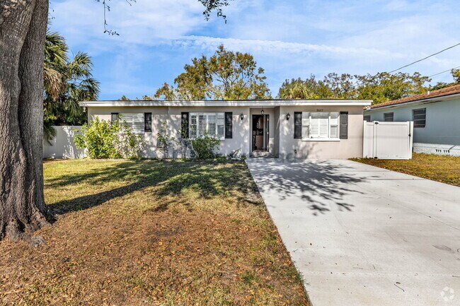 Oakford Park Apartments for Rent with a Yard - Tampa, FL - 1 Rentals ...
