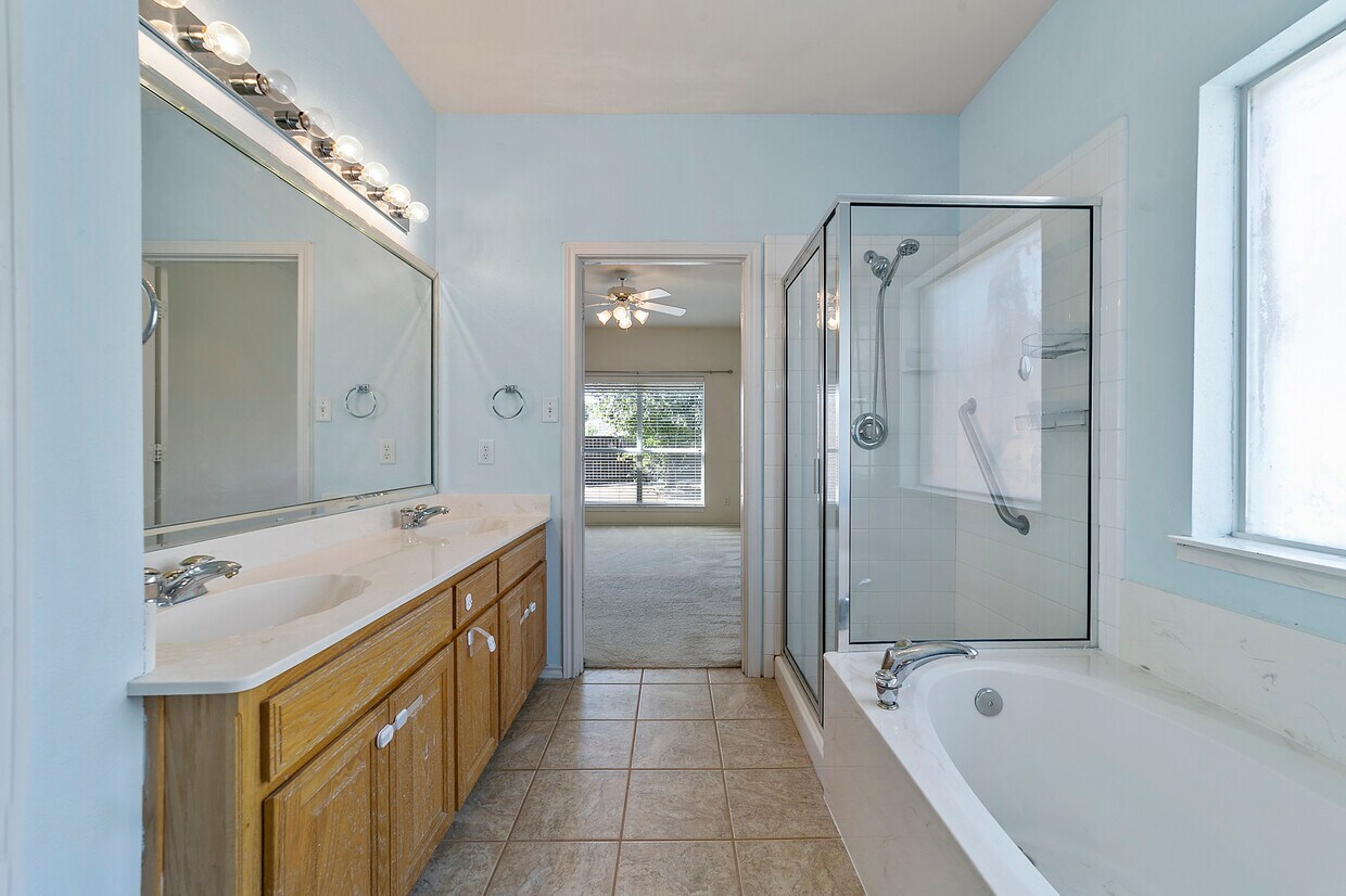 1852 Carver Dr, Carrollton, TX 75010 - House Rental in Carrollton, TX ...