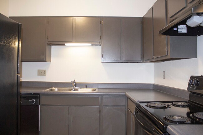 Alpine Slopes Apartments - Apartments at 4285 Alpenhorn Dr NW Comstock ...