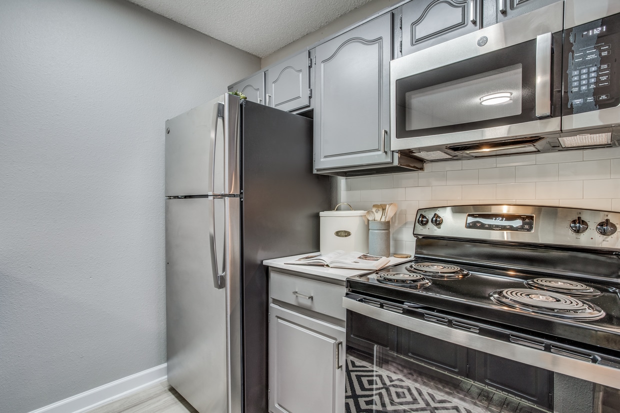 Evaline Apartments - 5990 Arapaho Rd Dallas, TX 75248 | Apartments.com