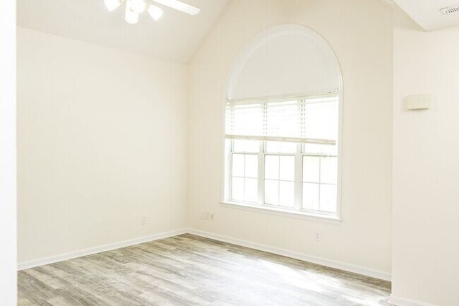 1004 Roselawn Dr, Chattanooga, TN 37421 | Apartments.com