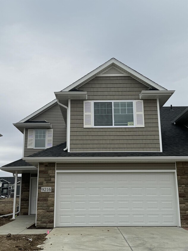 9216 Peregrine Rd, Lincoln, NE 68505 - Townhome Rentals in Lincoln NE ...