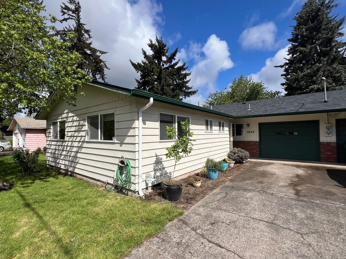 1543 Green Acres Rd, Eugene, OR 97408 - House Rental in Eugene, OR ...
