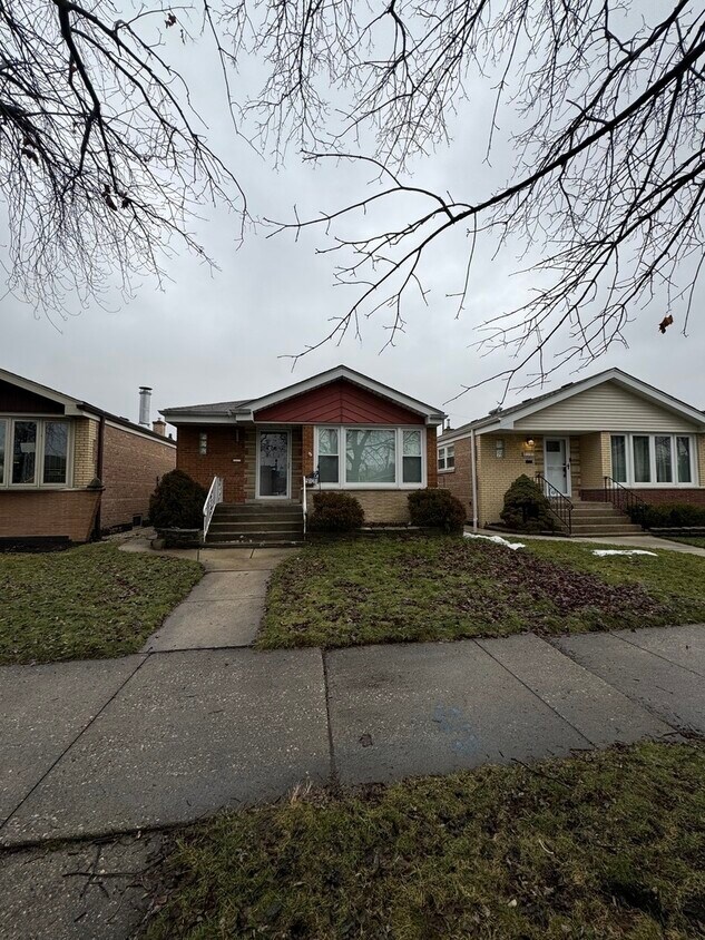 5121 S New England Ave, Chicago, IL 60638 - House Rental in Chicago, IL ...