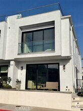 Balboa Coves Houses for Rent - Newport Beach, CA