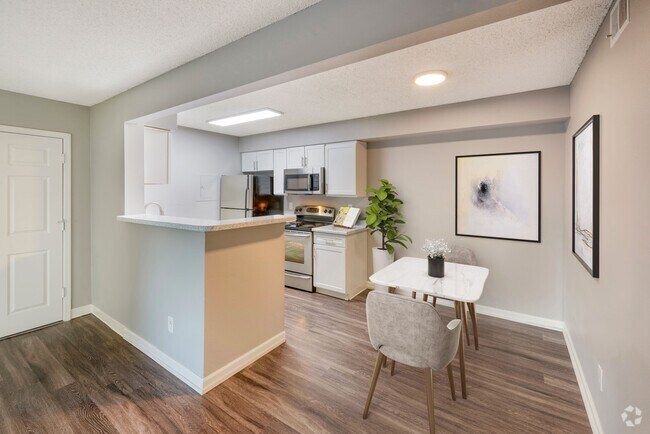 Alton Park Apartments for Rent with a Walk-In Closet - Denver, CO ...