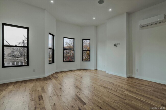 21 Essex St, Brooklyn, NY 11208 - Townhome Rentals in Brooklyn NY ...