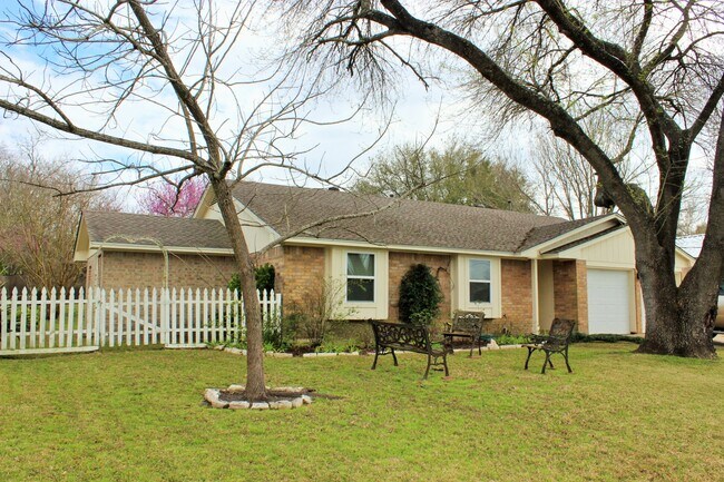 Apartments for Rent with Hardwood Floors in Bellview TX | Apartments.com