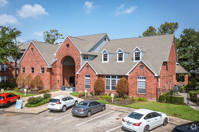 Crystal Falls - Apartments at 10950 Westbrae Pky Houston, TX ...