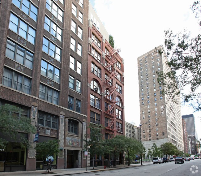 Rowe Building Apartments - Chicago, IL | Apartments.com