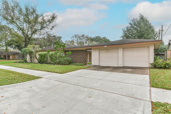 5659 Valkeith Dr, Houston, TX 77096 - House Rental in Houston, TX ...