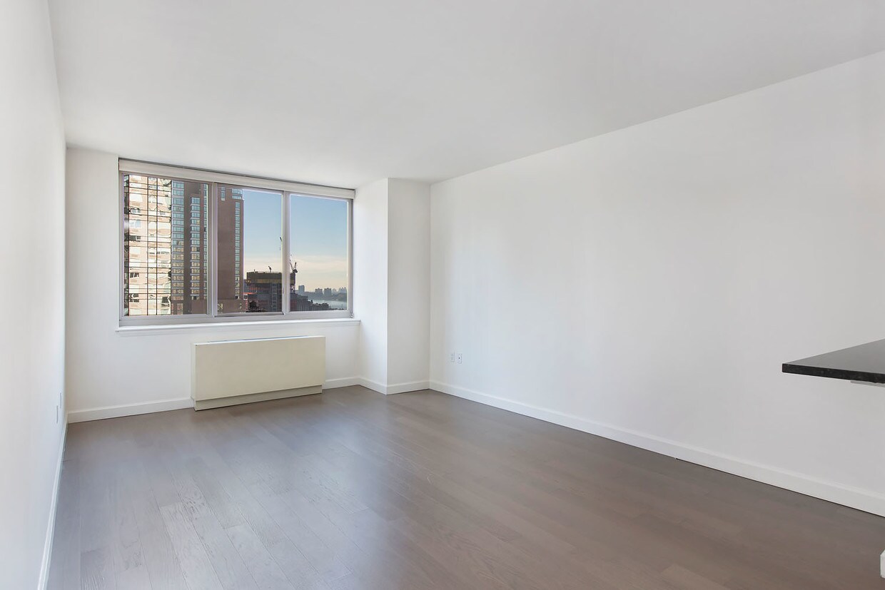 561 10th Ave, New York, NY 10036 - 561 10th Ave New York, NY 10036 ...