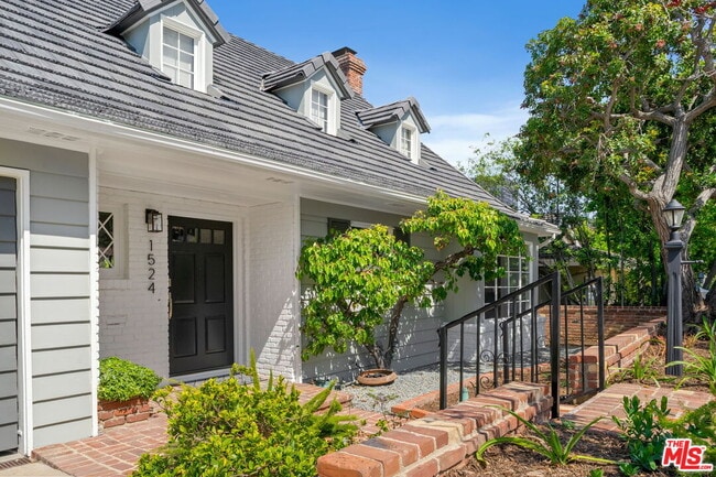 1524 Club View Dr, Los Angeles, CA 90024 - House Rental in Los Angeles ...