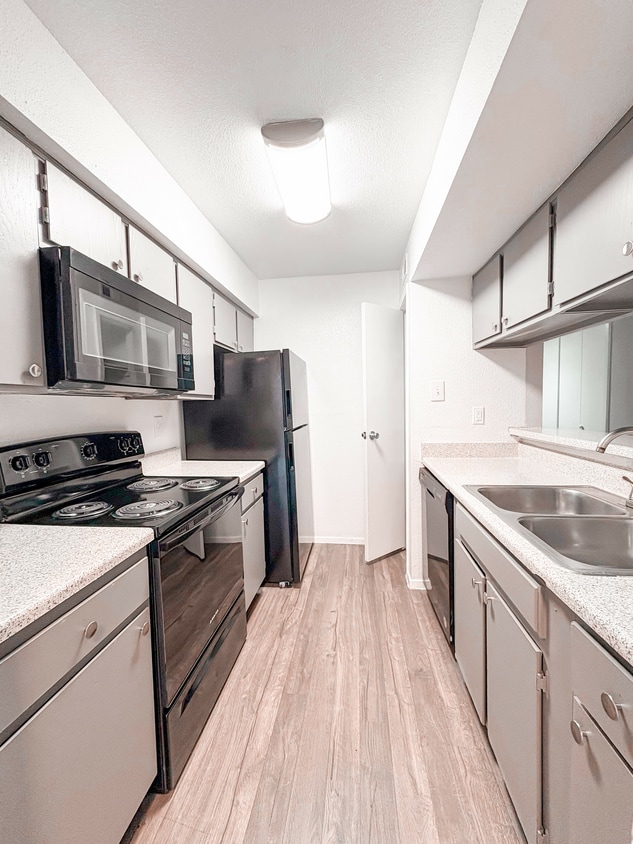 Oaks of Ashford Point - Briar Village - 4040 Synott Rd Houston, TX ...