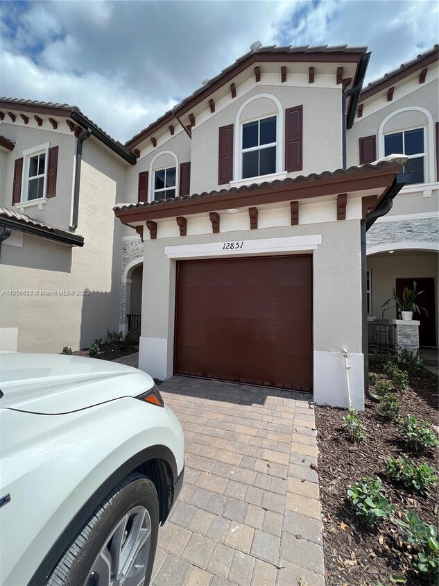 12851 NW 23rd Pl, Miami, FL 33125 - Townhome Rentals in Miami FL ...