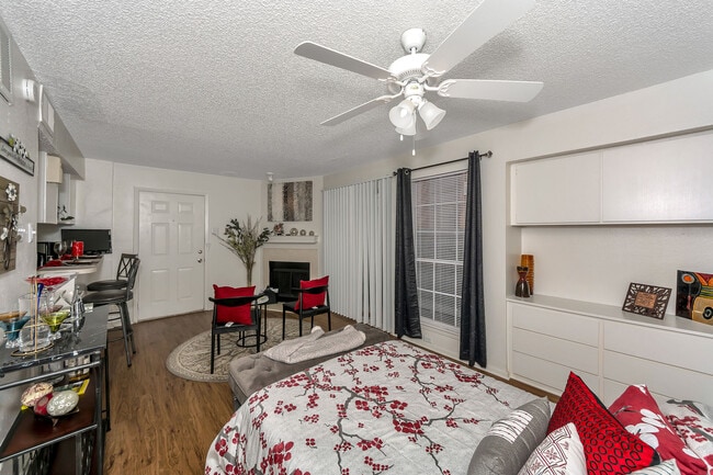 Centerpoint Apartments - Apartments in Dallas, TX | Apartments.com