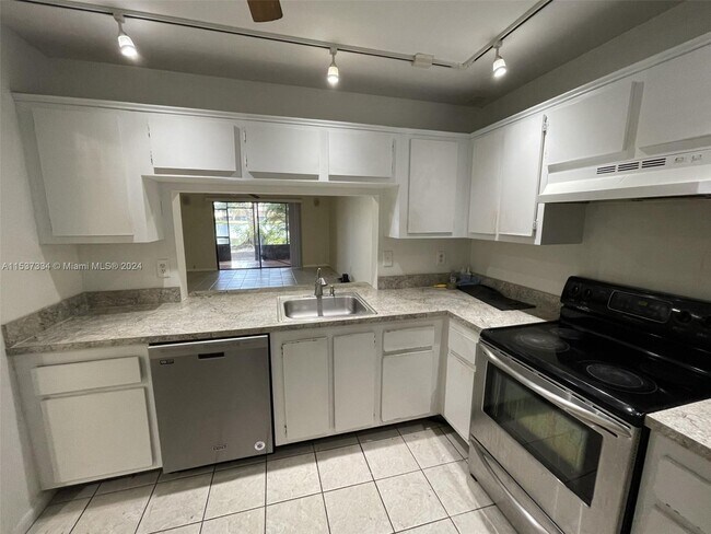 10508 NW 6th St, Pembroke Pines, FL 33026 - Townhome Rentals in ...