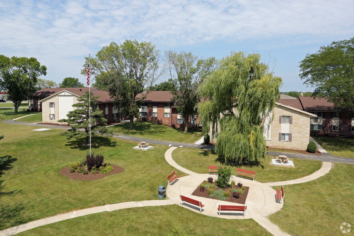 Mayfair Apartments - Apartments in Milwaukee, WI | Apartments.com