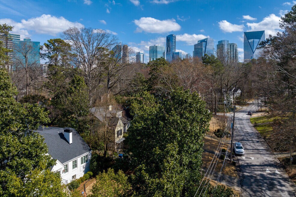 Midtown Atlanta - Atlanta, GA: Guía de Vecindarios | Apartments.com