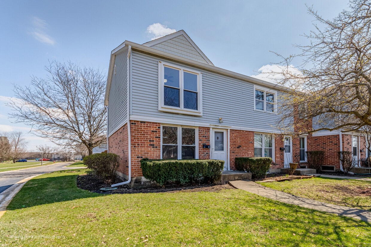 4081 Quincy Ct, Streamwood, IL 60107 - Townhome Rentals in Streamwood ...
