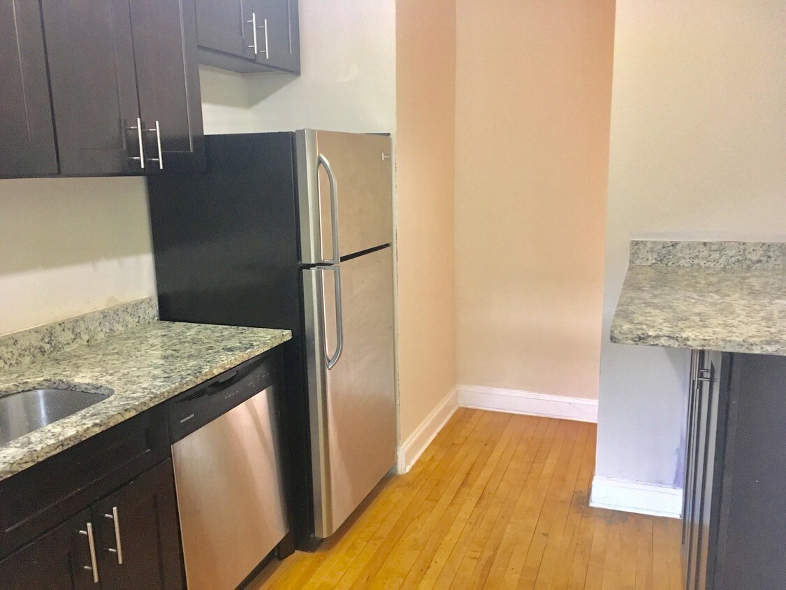 5135 W Windsor Ave, Chicago, IL 60630 - Room for Rent in Chicago, IL ...