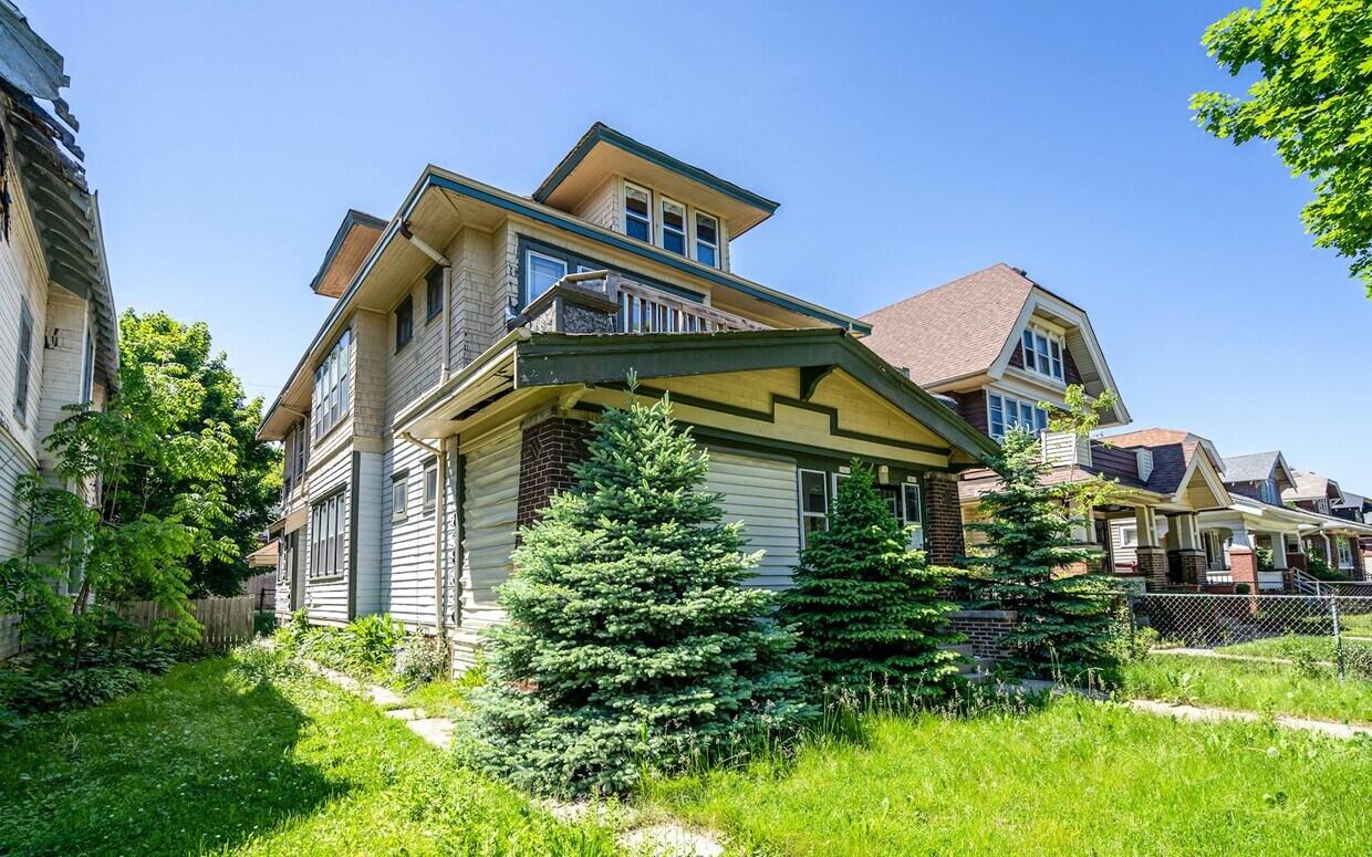 2809 N 40th St Unit Down, Milwaukee, WI 53210 - Room for Rent in ...