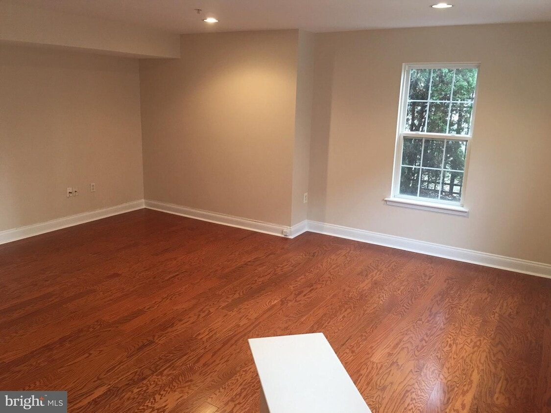 2122 Darcy Green Pl, Silver Spring, MD 20910 - Townhome Rentals in ...