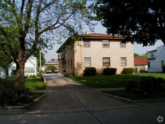 Apartamentos de renta en Karal Meadows - Milwaukee, WI | Apartamentos.com