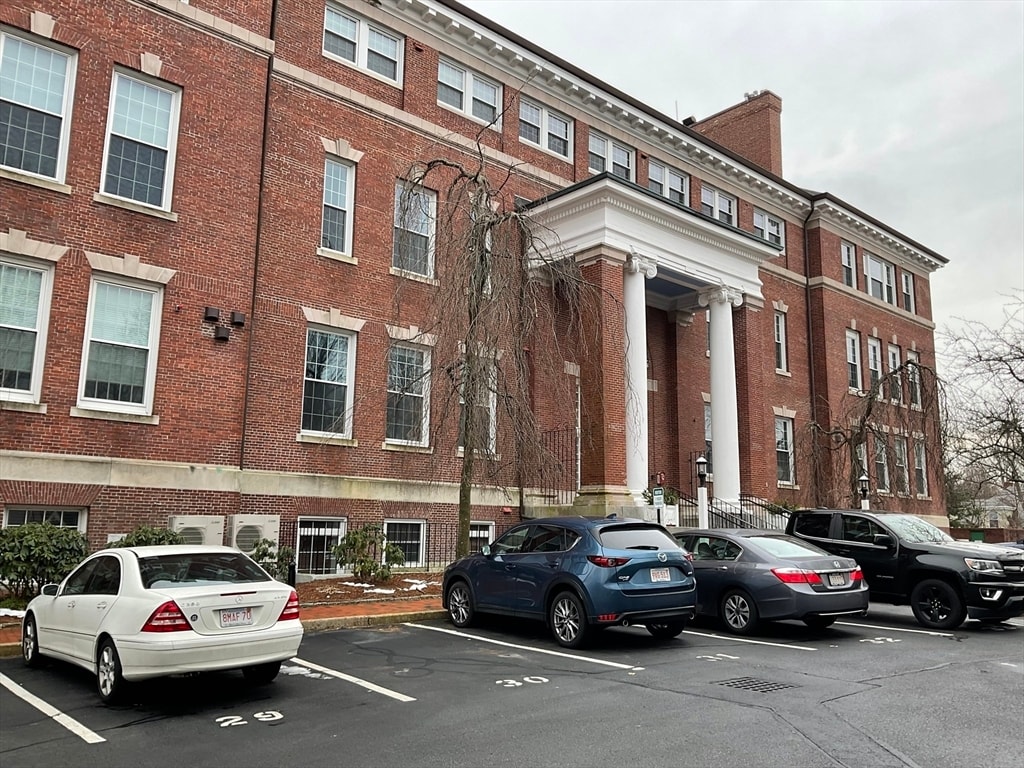 52 Sanborn St Unit 102, Reading, MA 01867 - Condo for Rent in Reading ...
