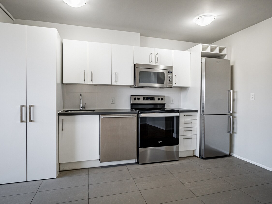 580 The East Mall Apartments - 580 The East Mall Toronto, ON ...
