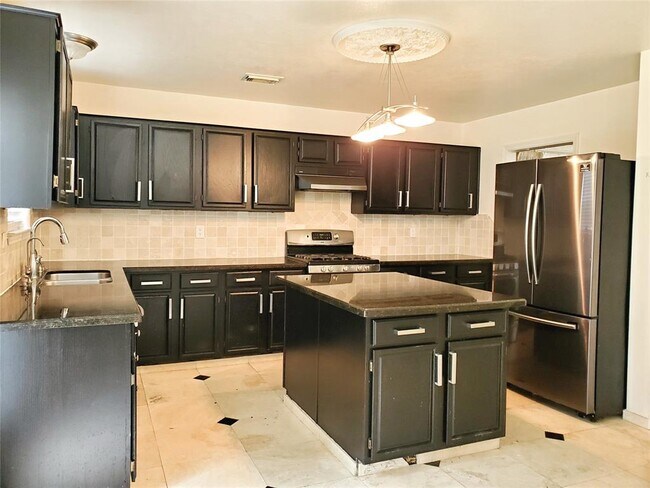 11526 Meadowchase Dr, Houston, TX 77065 - House Rental in Houston, TX ...