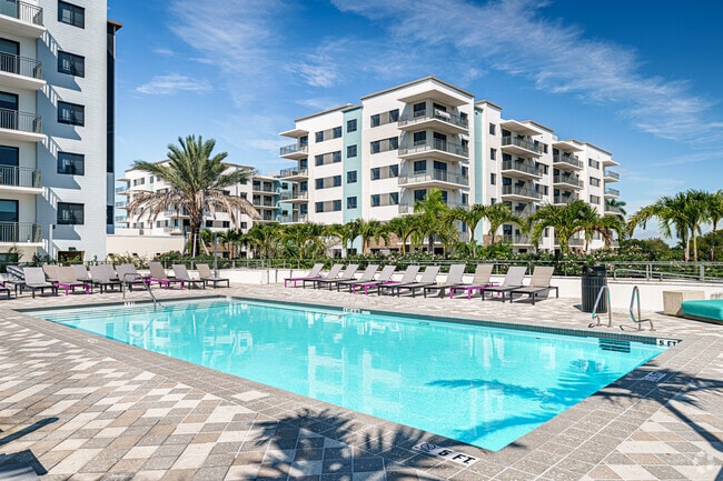 The Rise at Plantation Walk - 321 N University Dr Plantation, FL ...