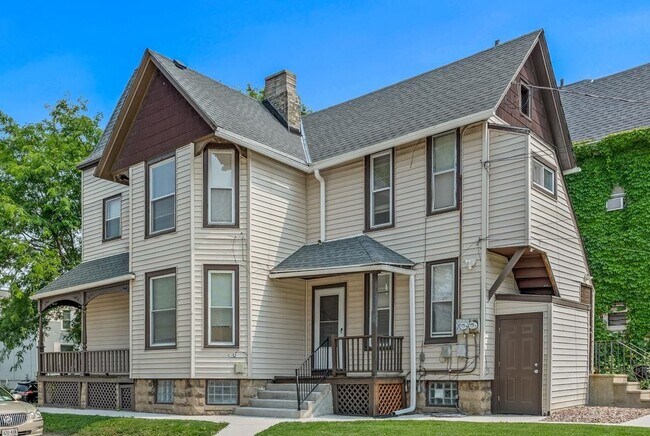 2619 S Lenox St, Milwaukee, WI 53207 - House Rental in Milwaukee, WI ...
