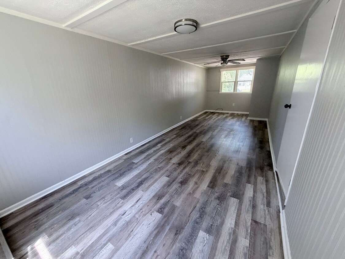 3852 Sandusky St, Hobart, IN 46342 | Apartments.com
