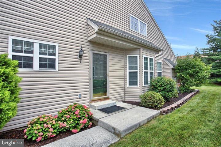4260 Roth Farm Village Cir, Mechanicsburg, PA 17050 - Townhome Rentals ...
