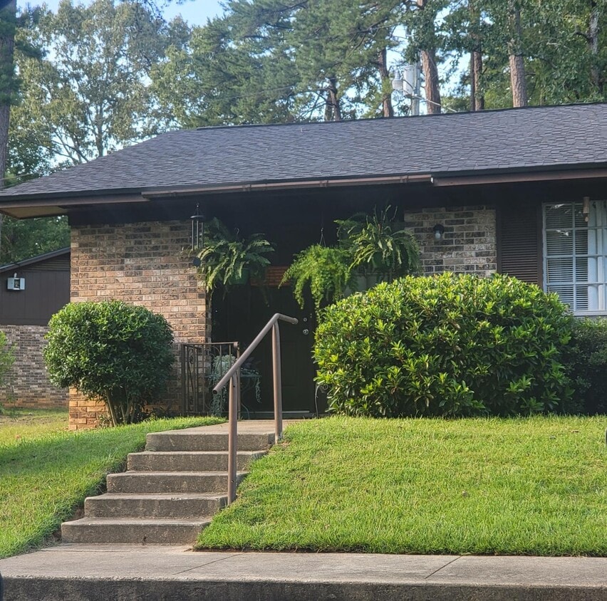 Briarwood Hills Apartments - 8221 Highway 39 Meridian, MS 39305 ...
