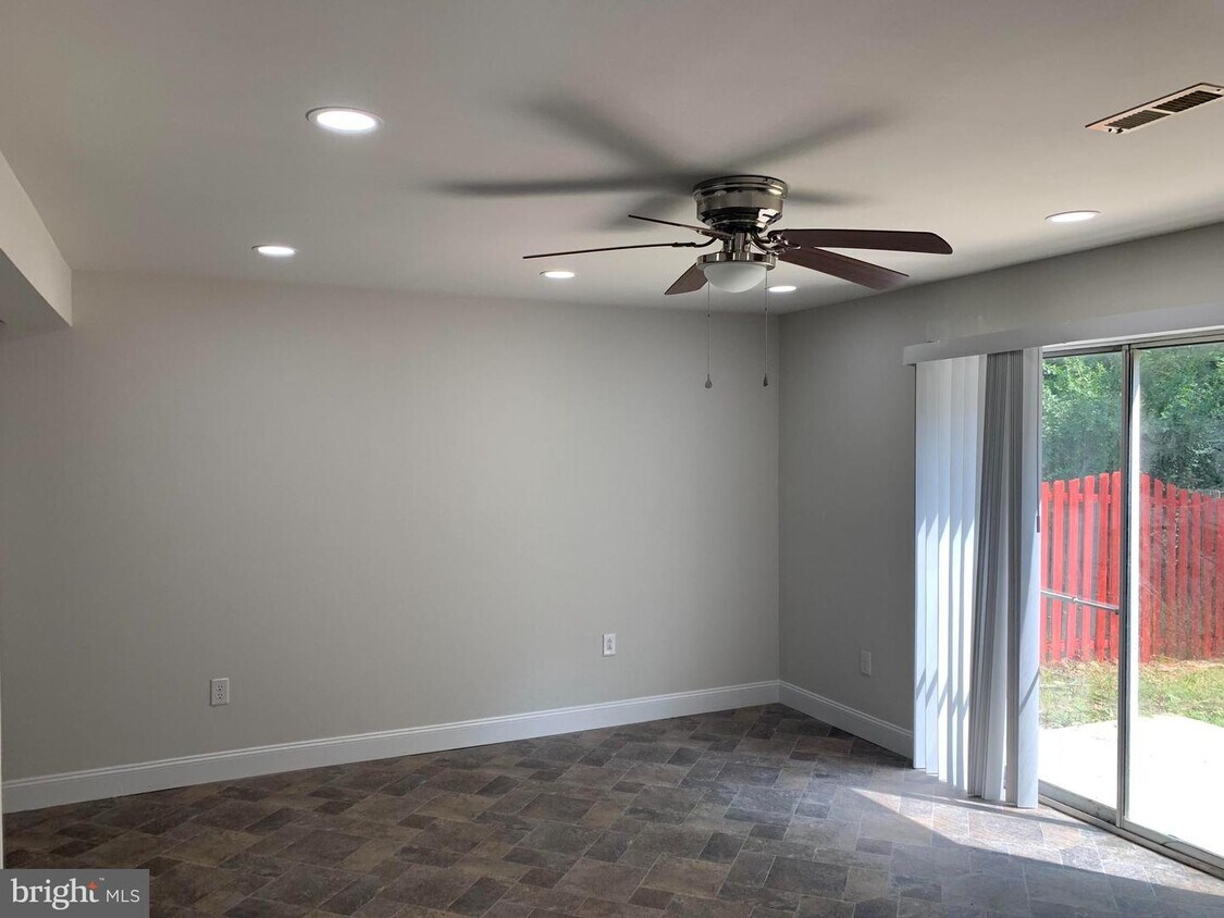21840 Ronald Dr, Lexington Park, MD 20653 - Townhome Rentals in ...