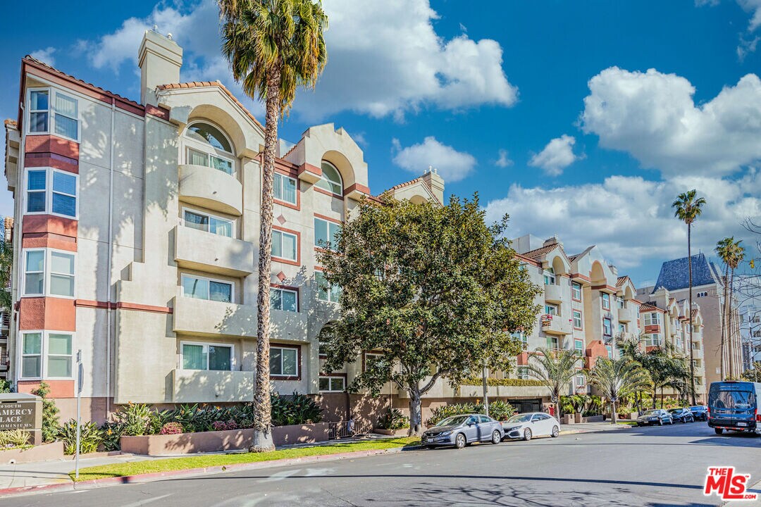 620 S Gramercy Pl Unit 235, Los Angeles, CA 90005 - Condo for Rent in ...