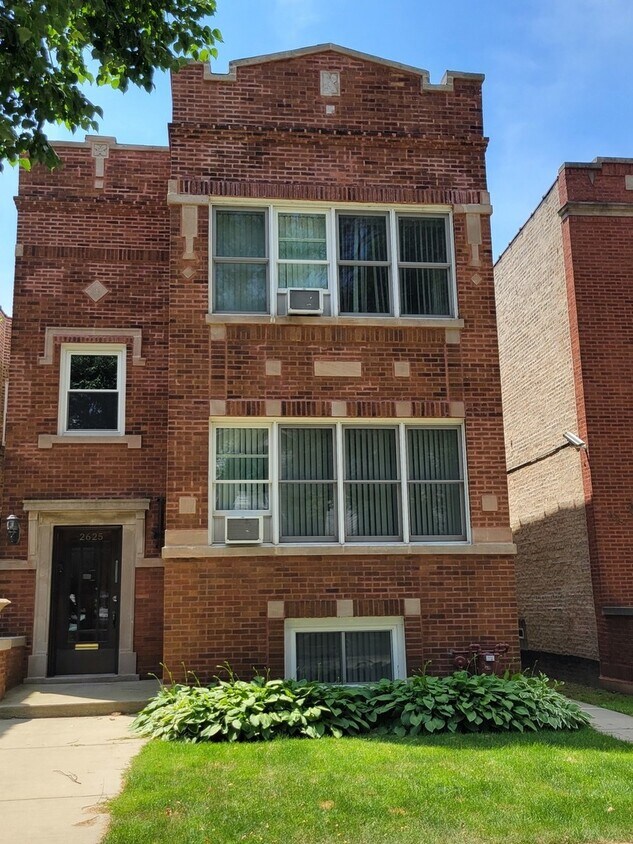 2625 W Winnemac Ave, Chicago, IL 60625 - House Rental in Chicago, IL ...
