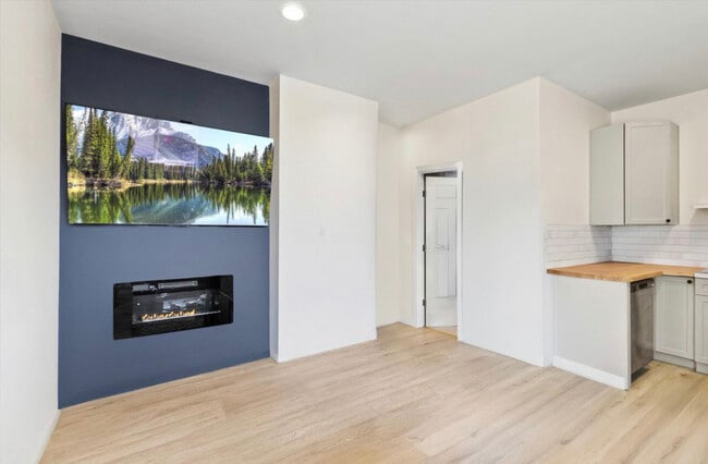 Apartments for Rent with High Ceilings Near Lamron Homes | Apartments.com