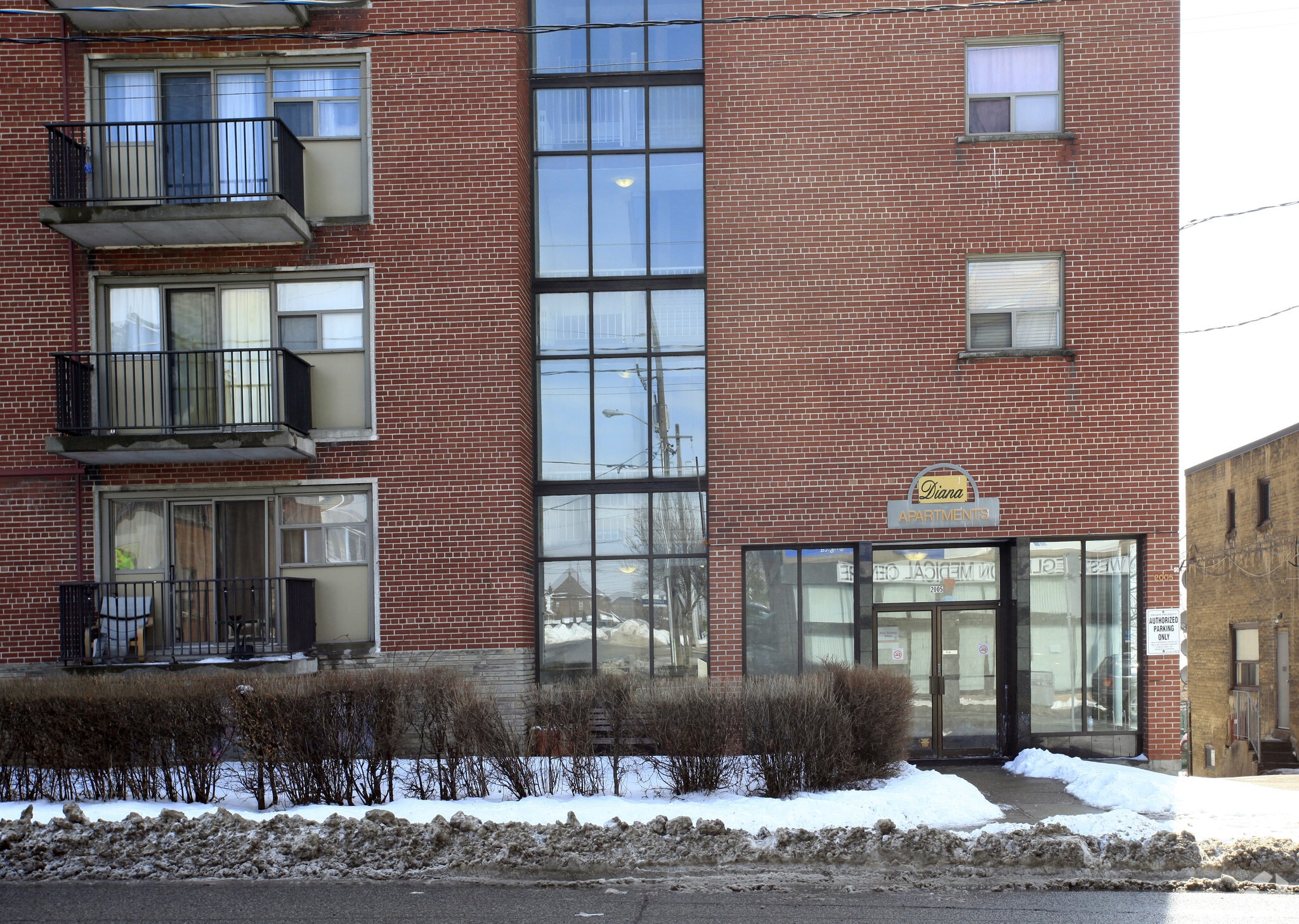 2005 Eglinton Avenue West Apartments - 2005 Eglinton Ave W Toronto, ON ...