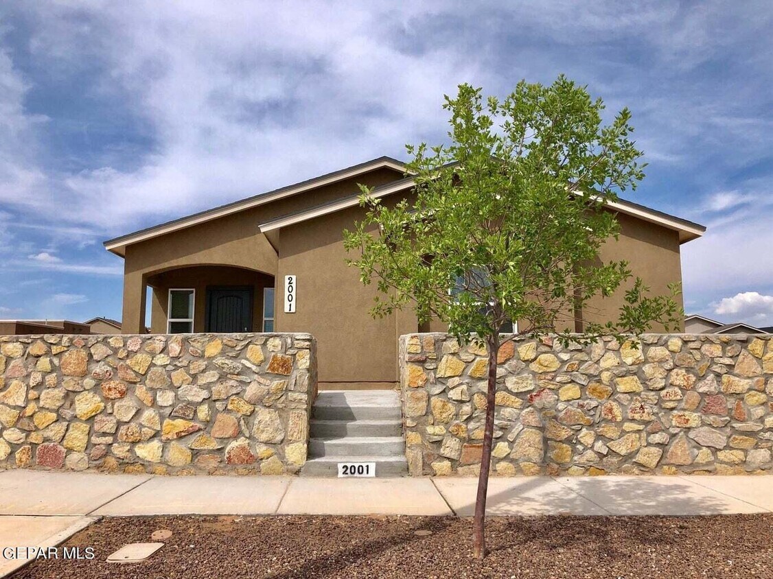 2001 Tim Foster St, El Paso, TX 79938 - House Rental in El Paso, TX ...