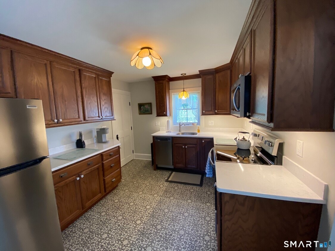 34 Hurlbutt Rd, Ledyard, CT 06335 - House Rental in Ledyard, CT ...