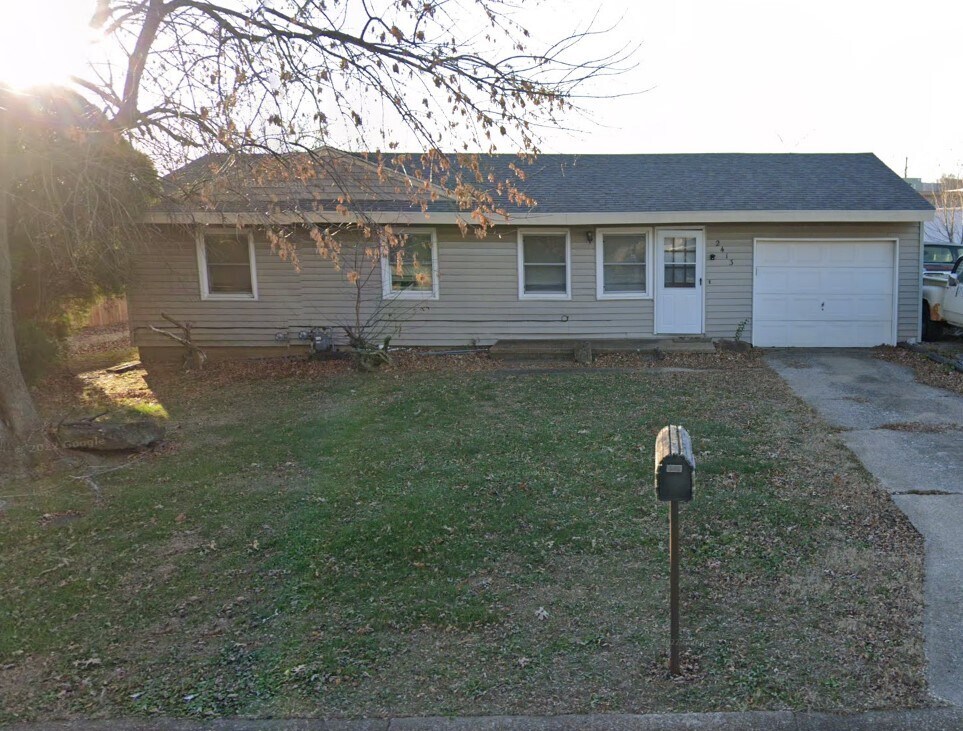 2415 N Locust St, Pittsburg, KS 66762 - House Rental in Pittsburg, KS ...