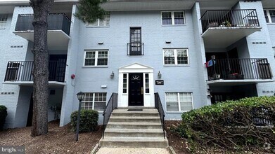 Springvale Apartments for Rent with Hardwood Floors - Springfield, VA ...