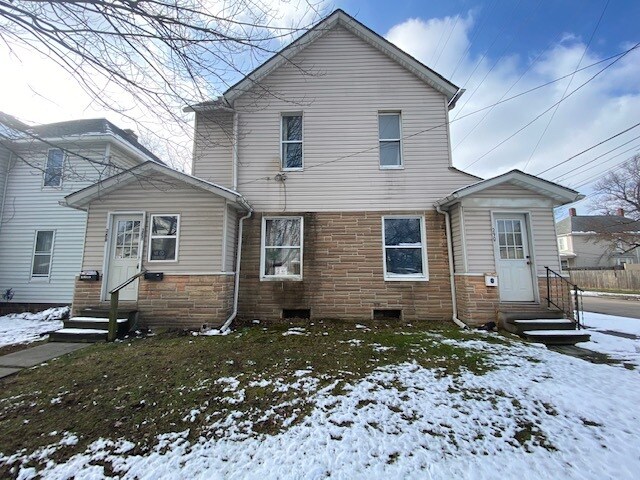 288 5th St NW Unit 1.5, Barberton, OH 44203 - 288 5th St NW Barberton, OH 44203 | Apartments.com