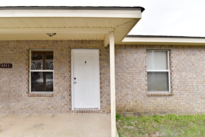 1711 Stevens St, Biloxi, MS 39531 - Townhome Rentals in Biloxi MS ...