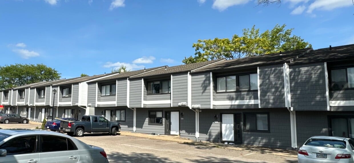 Akron U Townhomes - Student Housing Townhomes for Rent - Akron, OH ...