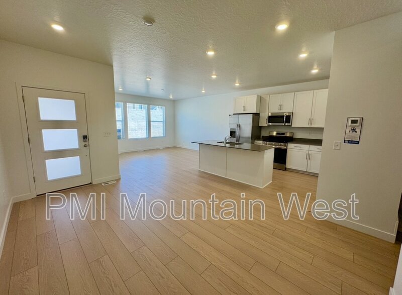 2298 Wildwood Ln, Daniel, UT 84032 - Townhome Rentals in Daniel UT ...